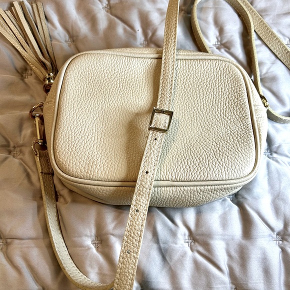 Pelle Pelle | Bags | Ivory Italian Leather Pelle Crossbody Bag | Poshmark